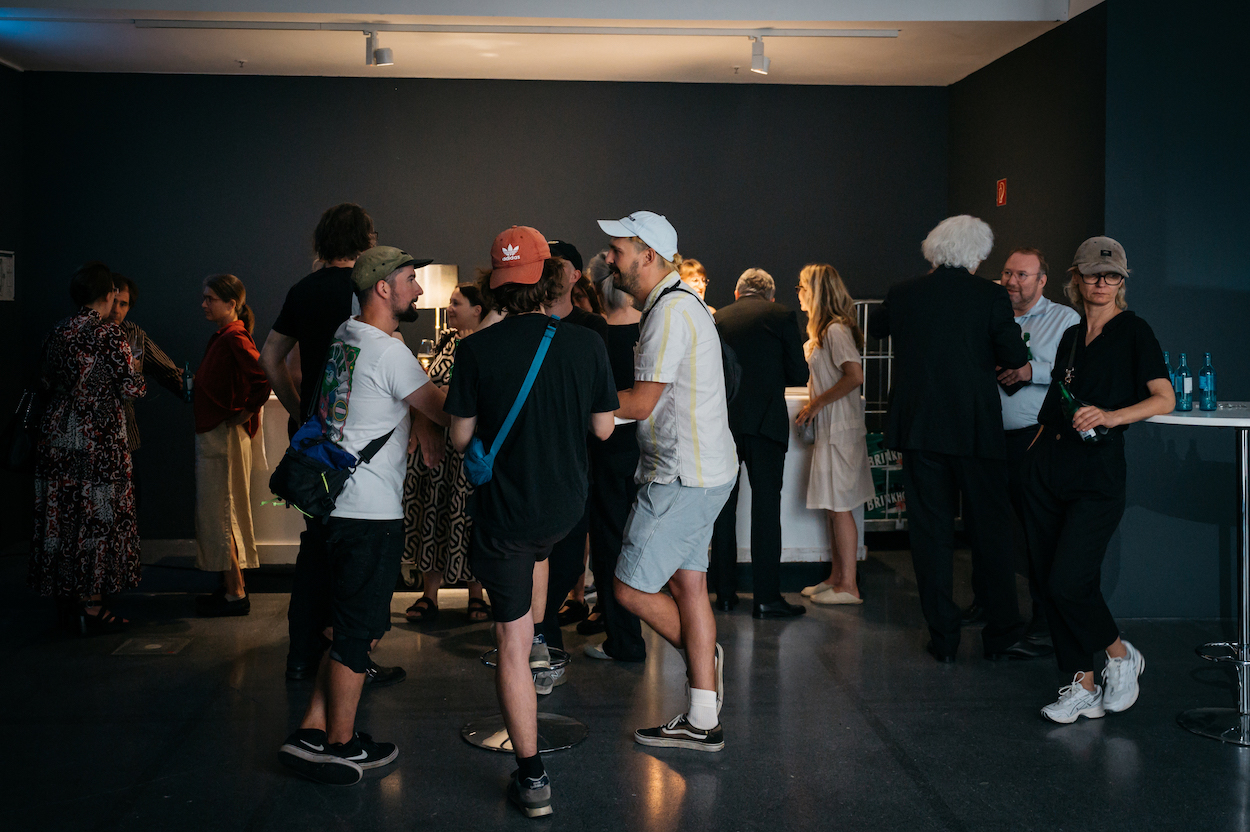 Eröffnung „Niklas Goldbach: The Paradise Machine” - Hartware ...